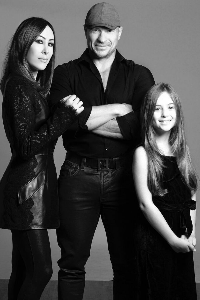 Angie & Shawn – Lunatic Fringe